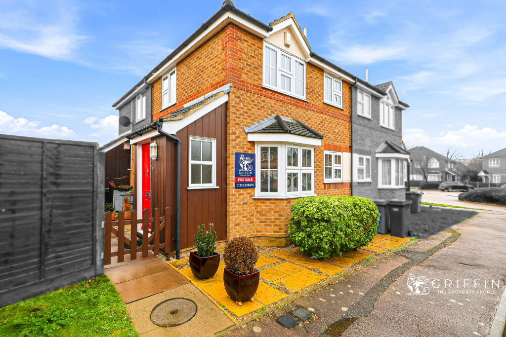 1 bedroom semi-detached house for sale in Dudley Close, Chafford ...