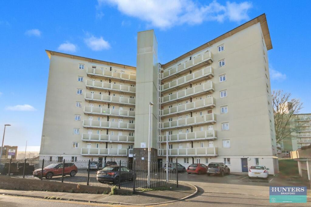 2 bedroom flat for sale in Ruth House, Otley Road Bradford, BD3 0DB, BD3