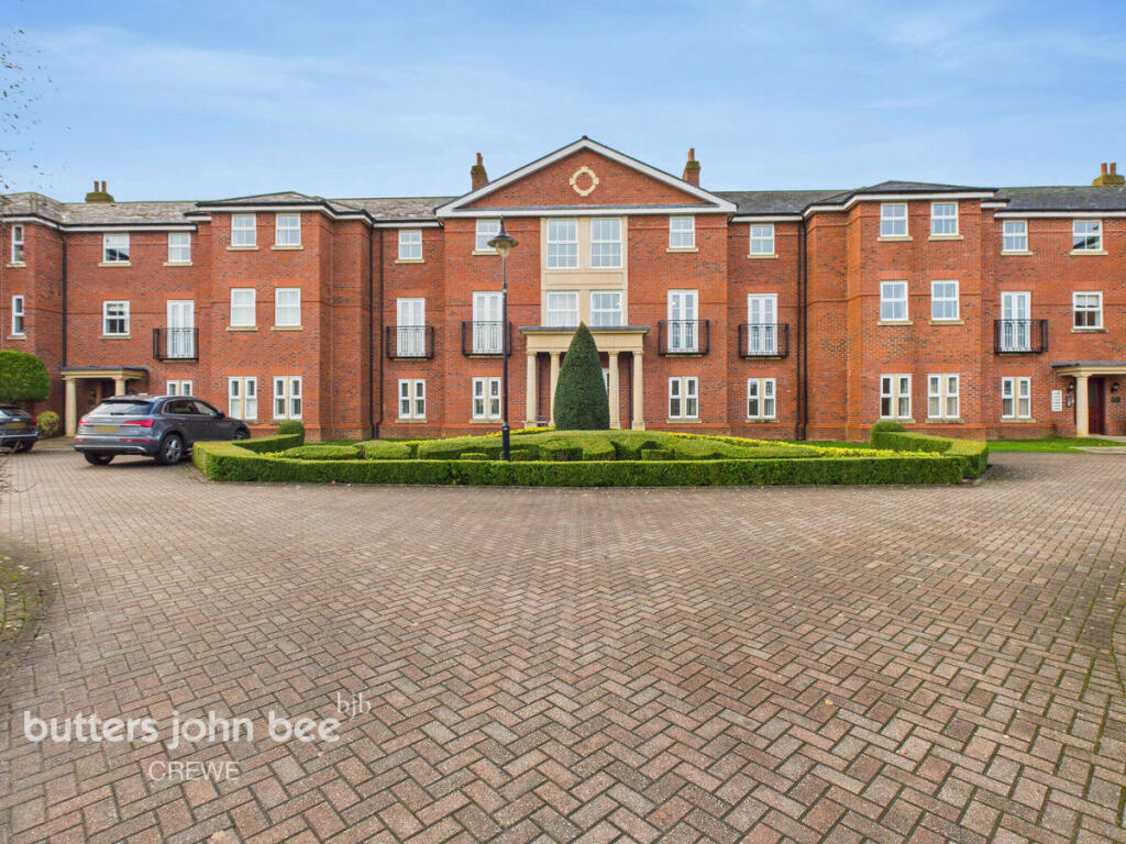 3 bedroom apartment for sale in Ashbourne Drive, Crewe, CW2
