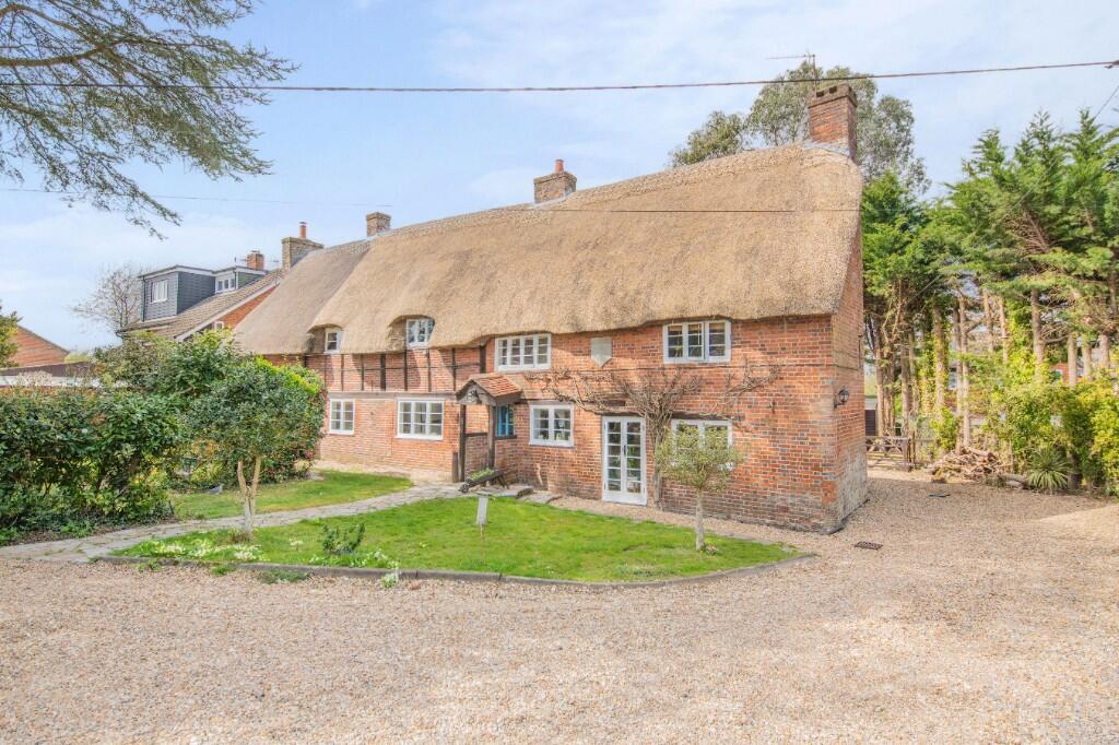 4 bedroom cottage for sale in Saxon Court, Horton Heath, Eastleigh, SO50