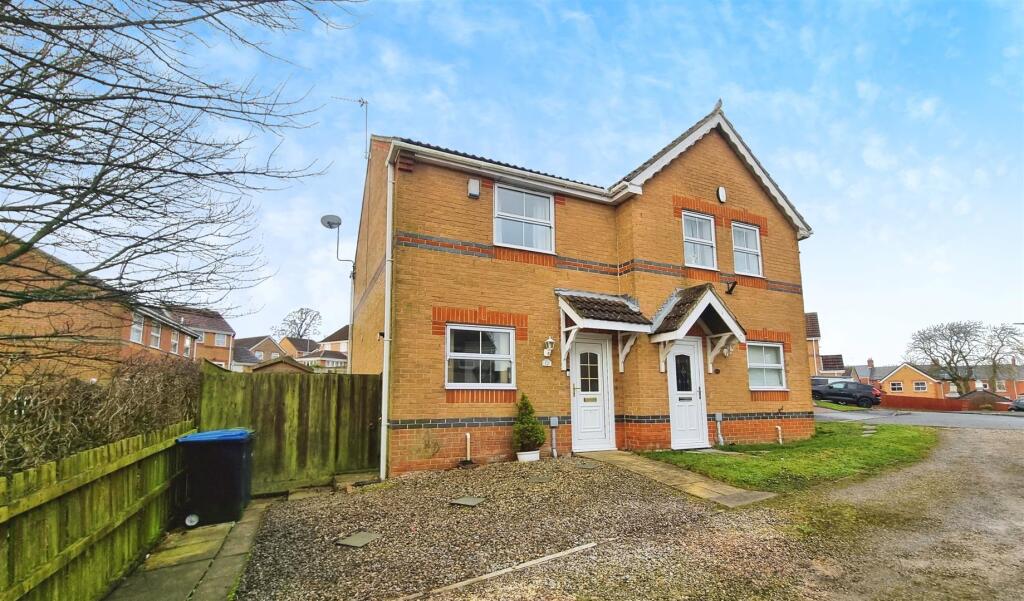 2 bedroom semi-detached house for sale in Uplands Close, Crook, DL15