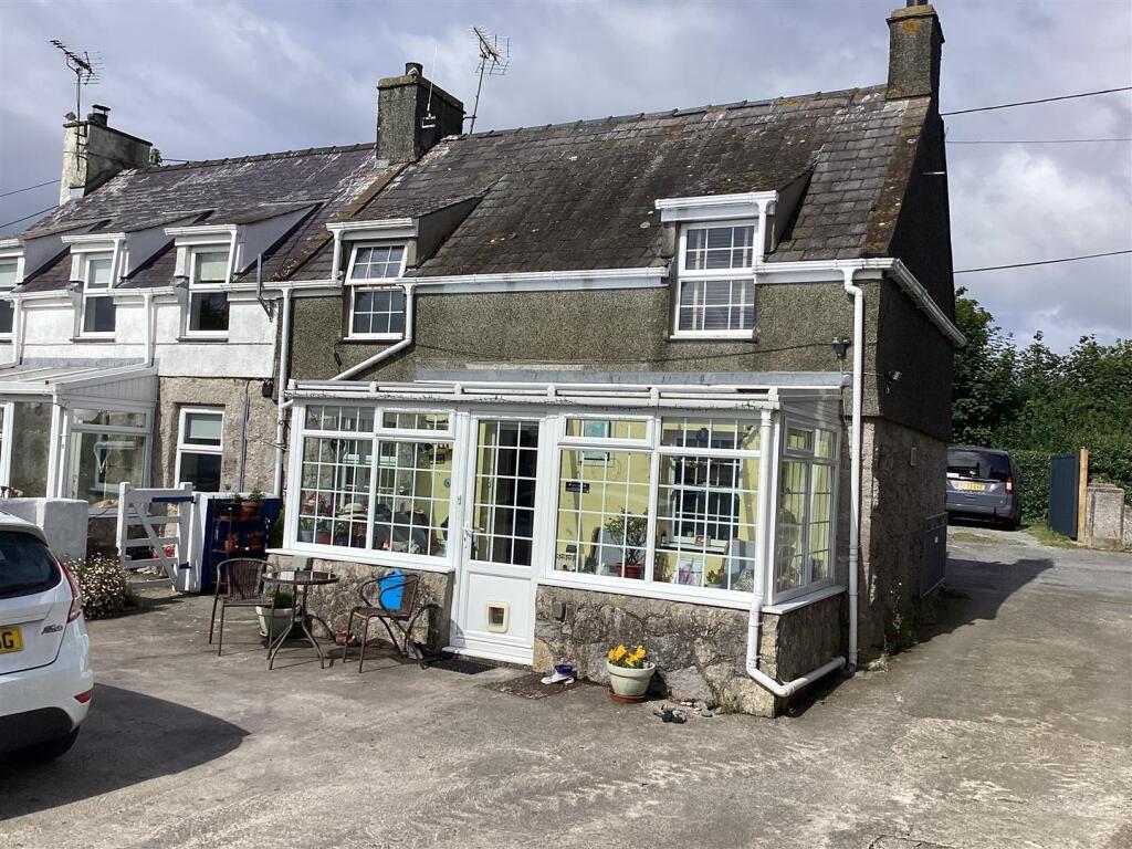 2 bedroom house for sale in Penrhos Terrace, Moelfre, LL72