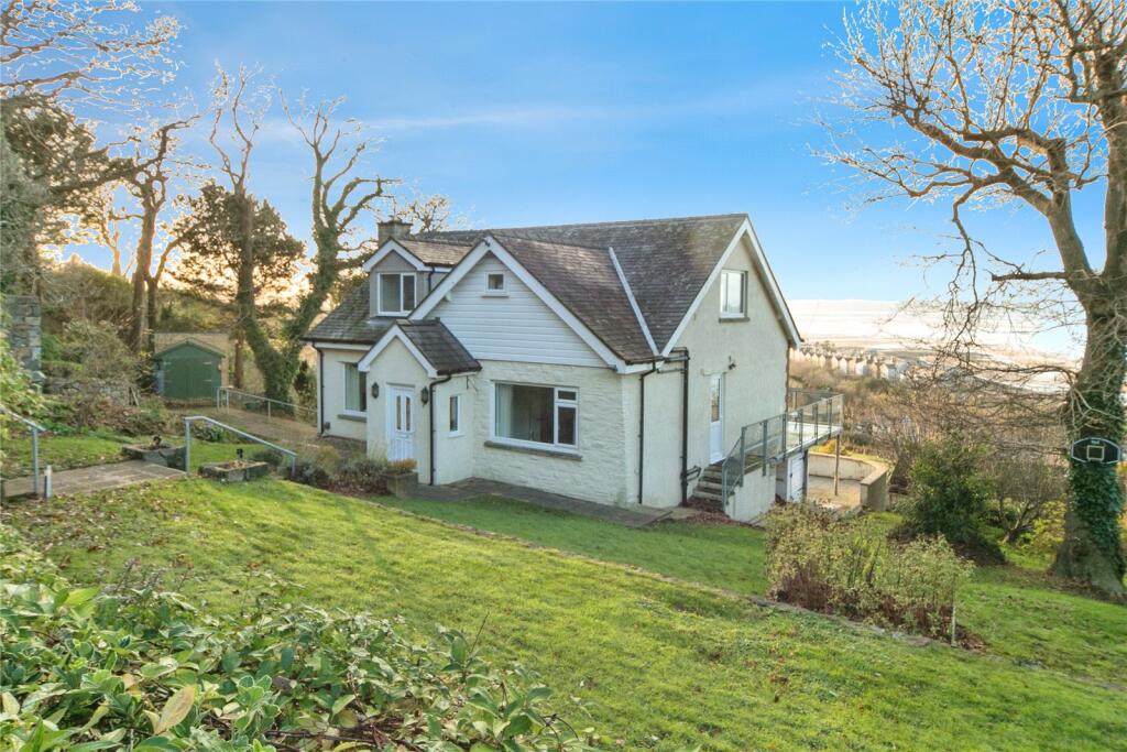 4 bedroom detached house for sale in Penmaen Park, Llanfairfechan ...