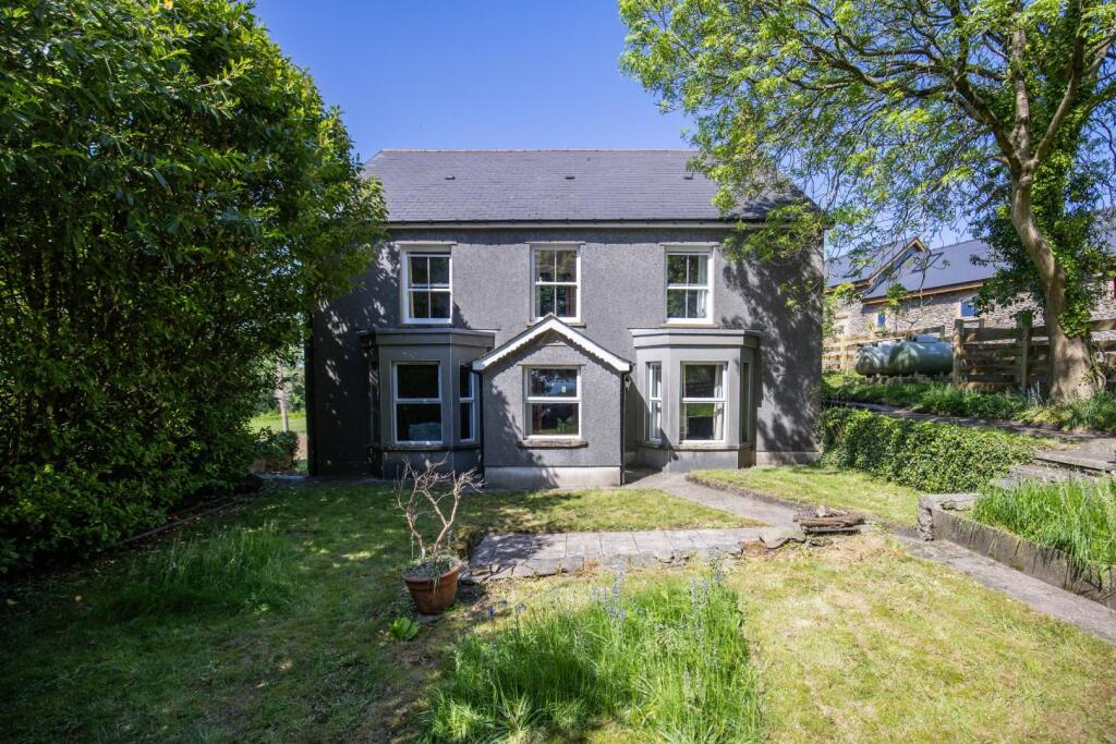 5 bedroom smallholding for sale in Gwernau Hall Farm, Maesycwmmer ...
