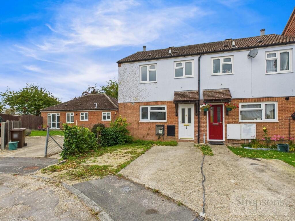 2 bedroom semi-detached house for sale in Princess Gardens, Grove, OX12