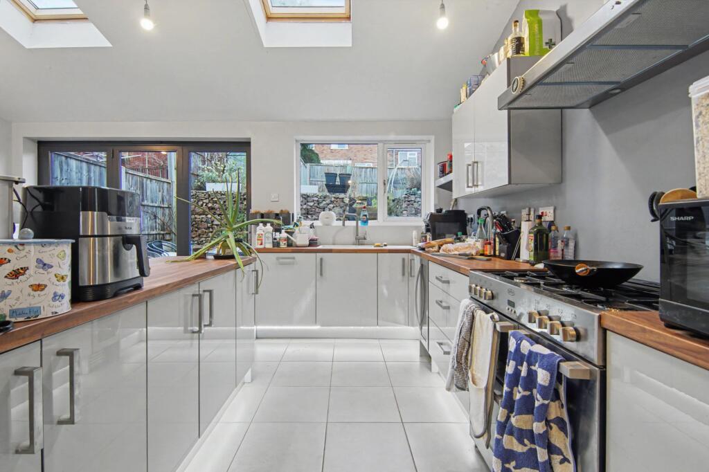 3 bedroom semi-detached house for sale in Sutherland Avenue, Coventry, CV5
