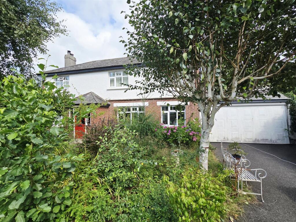 4 bedroom detached house for sale in North Road, Lifton, PL16