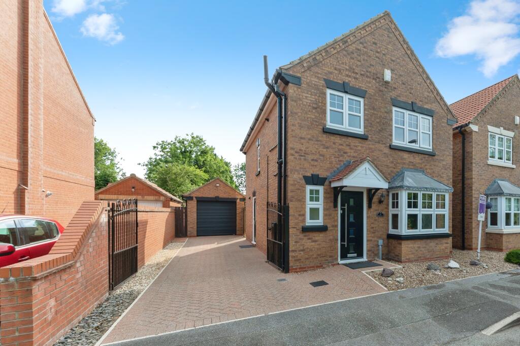 3 bedroom detached house for sale in Cornflower Close, Healing, Grimsby ...