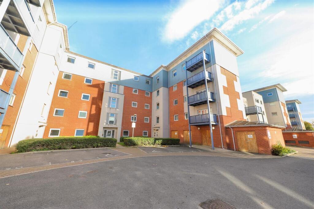 2 bedroom apartment for sale in 28 Wraysbury Drive, Yiewsley, London ...