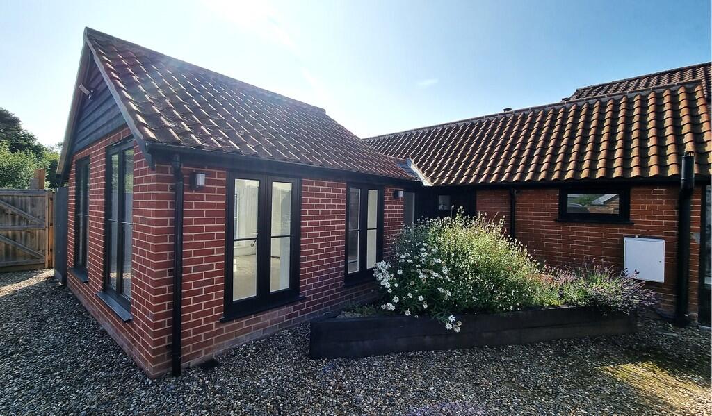 1 bedroom detached bungalow for sale in The Street, Bramfield ...