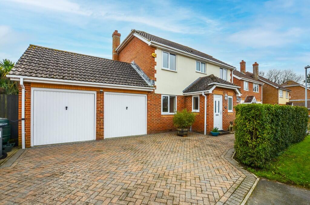 4 bedroom detached house for sale in Wheelwright Close, Eastbourne ...