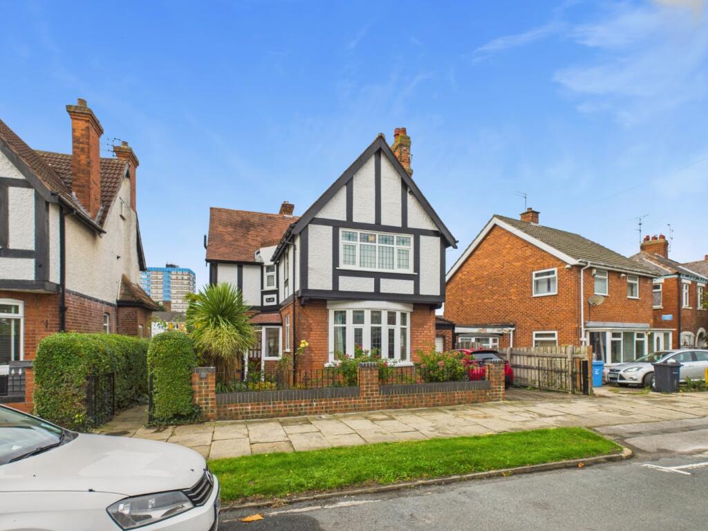 3 bedroom detached house for sale in Hamlyn Avenue, Hull, HU4 6BT, HU4