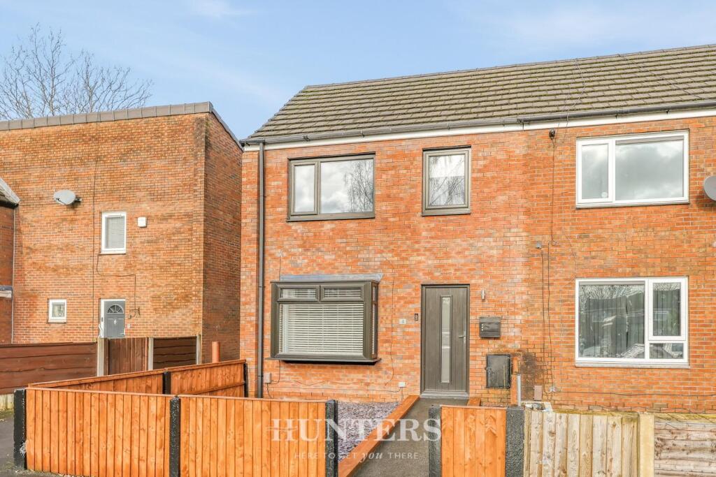3 bedroom terraced house for sale in Wince Close, Alkrington ...