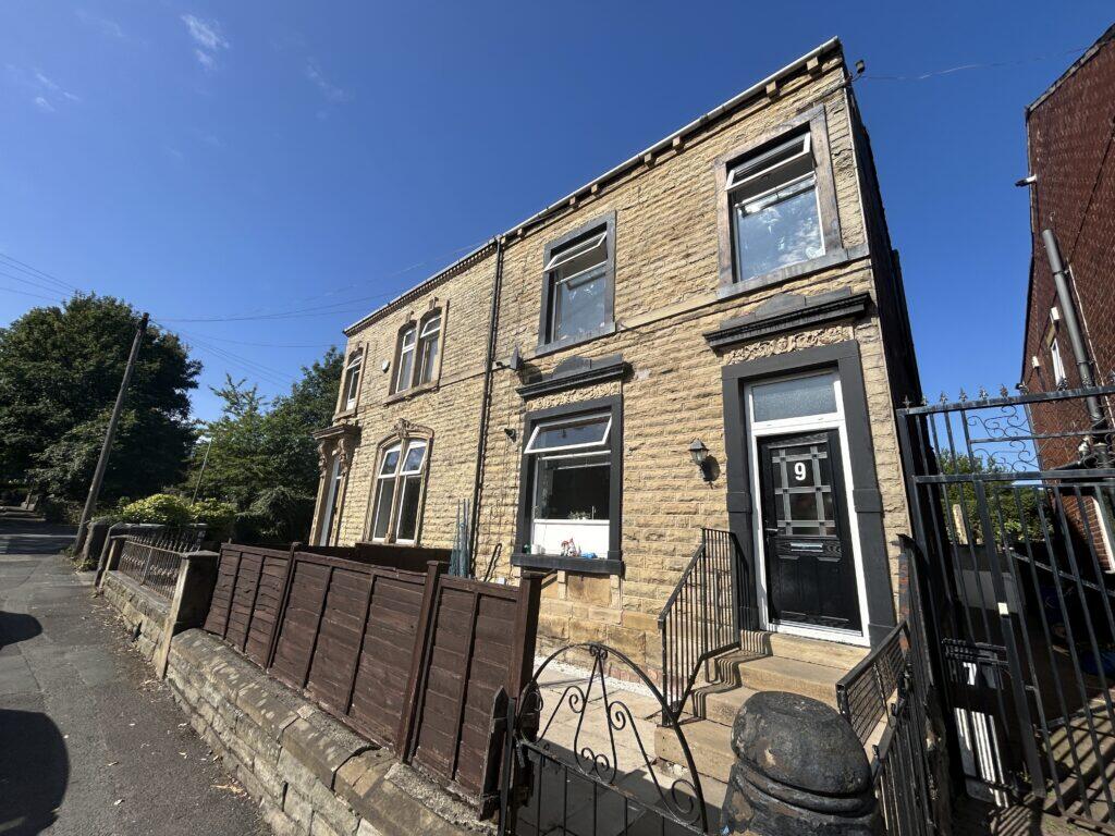 2 bedroom end of terrace house for sale in Cemetery Road, Batley, WF17 ...