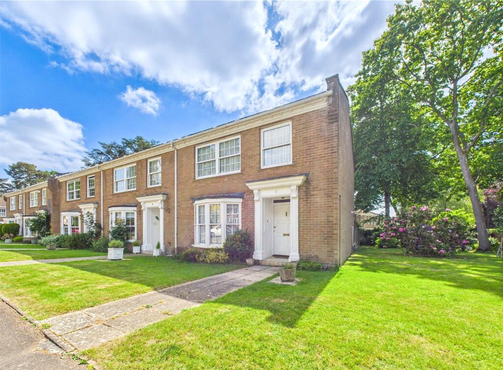 4 bedroom end of terrace house for sale in Cranwell Close, Bransgore ...