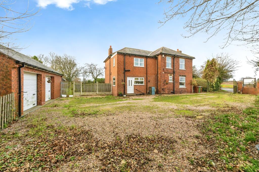 4 bedroom detached house for sale in High Street, South Hiendley ...