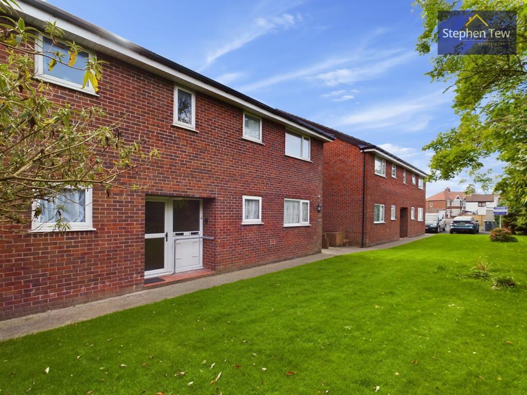 2 bedroom ground floor flat for sale in Hawes Side Lane, Library Mews ...