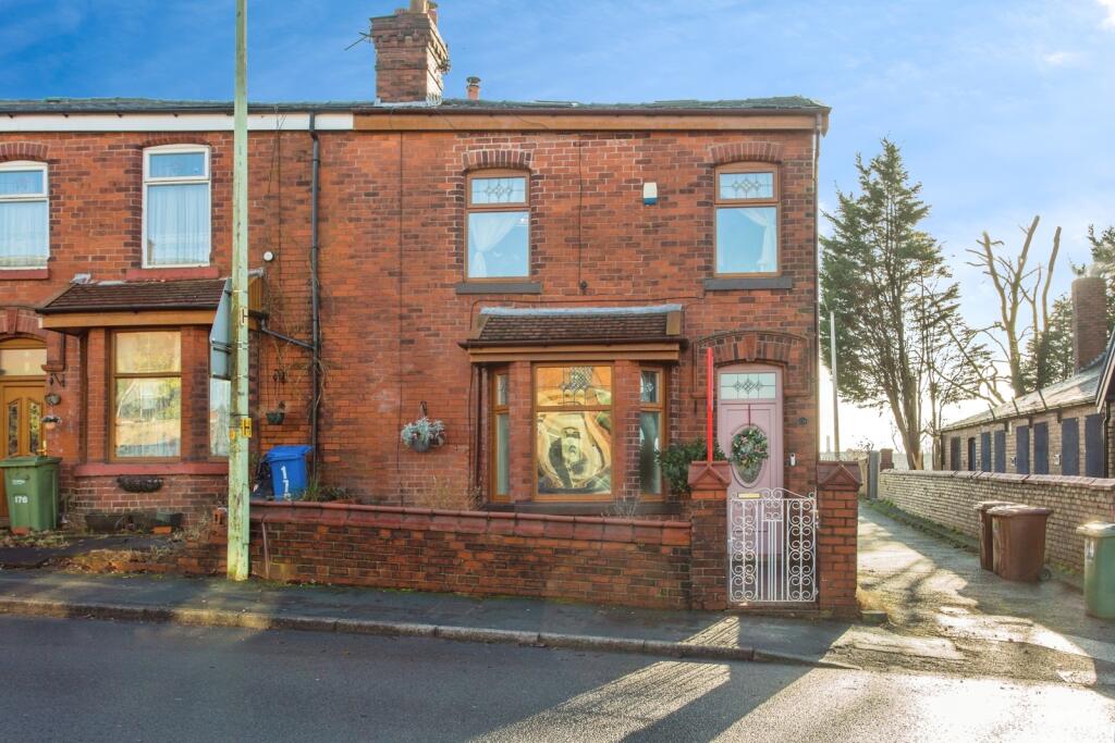 4 bedroom end of terrace house for sale in Lyons Lane, Chorley ...