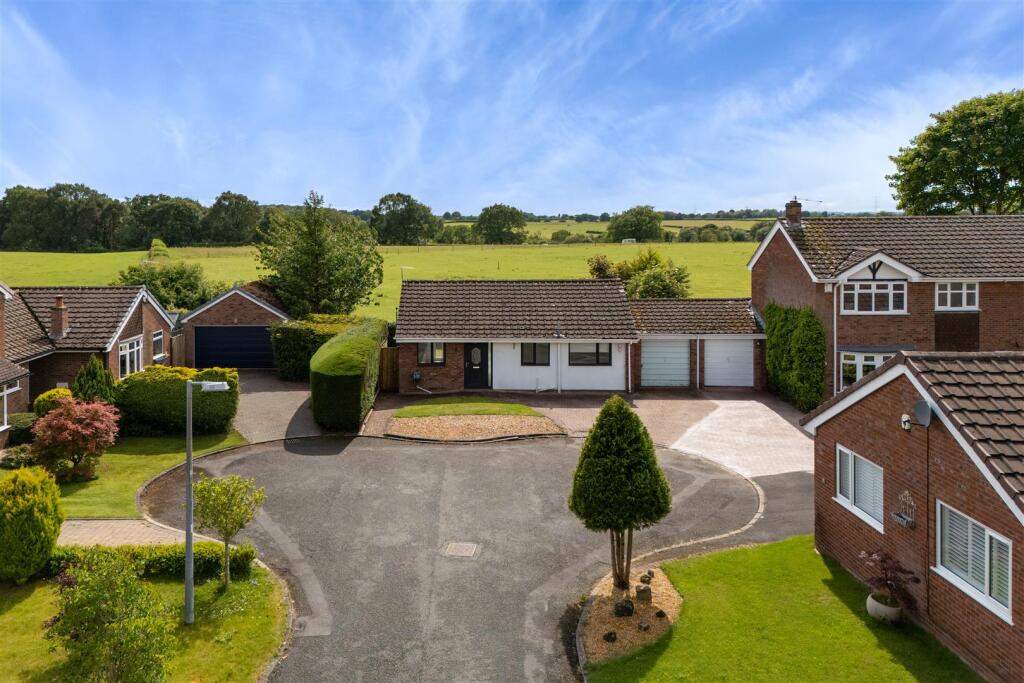 2 bedroom semi-detached bungalow for sale in 6 Bracken Way, Comberbach ...