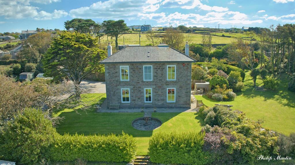 4 bedroom detached house for sale in Buller Hill, Redruth, TR16