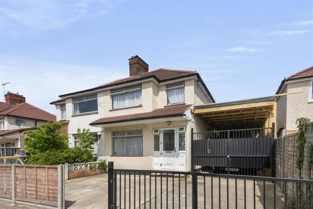 3 bedroom house for sale in Coronation Road, Hayes, UB3