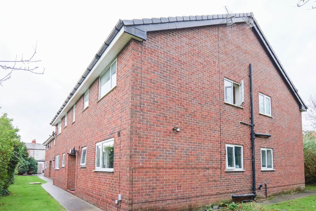 2 bedroom flat for sale in Hawes Side Lane, Blackpool, FY4