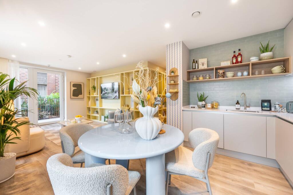 1 bedroom flat for sale in Grand Union, Alperton, HA0