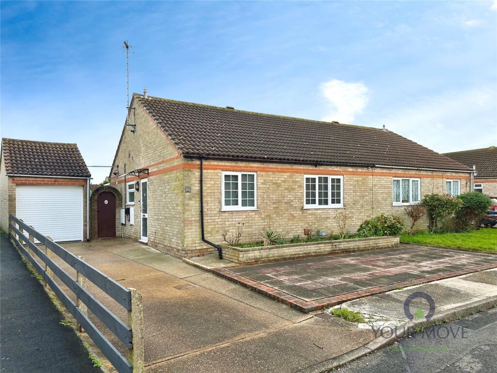 2 bedroom bungalow for sale in Wade Close, Eastbourne, East Sussex, BN23