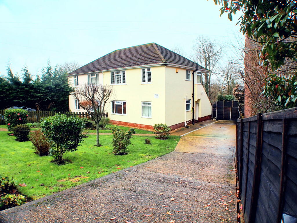 2 bedroom maisonette for sale in Peartree Close, Southampton, SO19