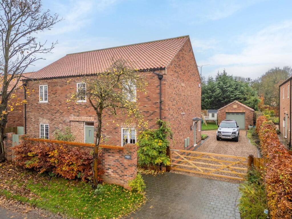 6 bedroom detached house for sale in Back Lane, Bilbrough, York, YO23
