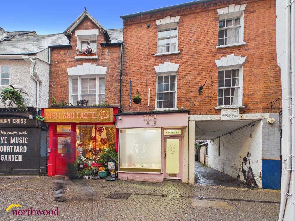 Commercial property for rent in Butchers Row, Banbury, OX16