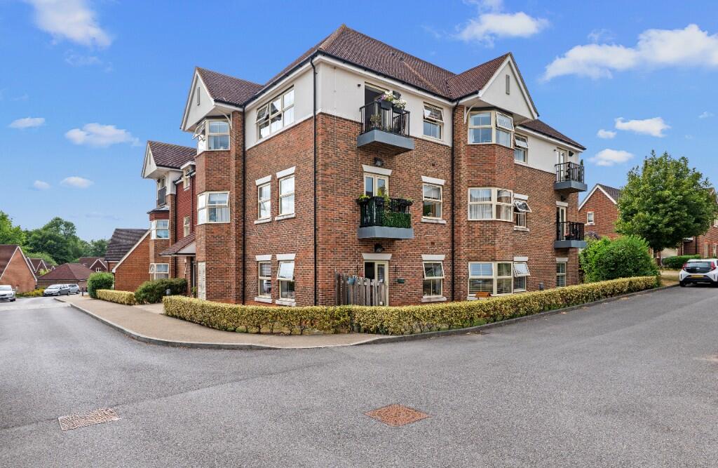 2 bedroom retirement property for sale in Martlet House, Durrants ...