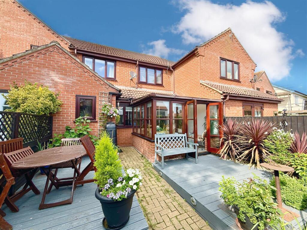 3 bedroom house for sale in Old Road, Acle, NR13