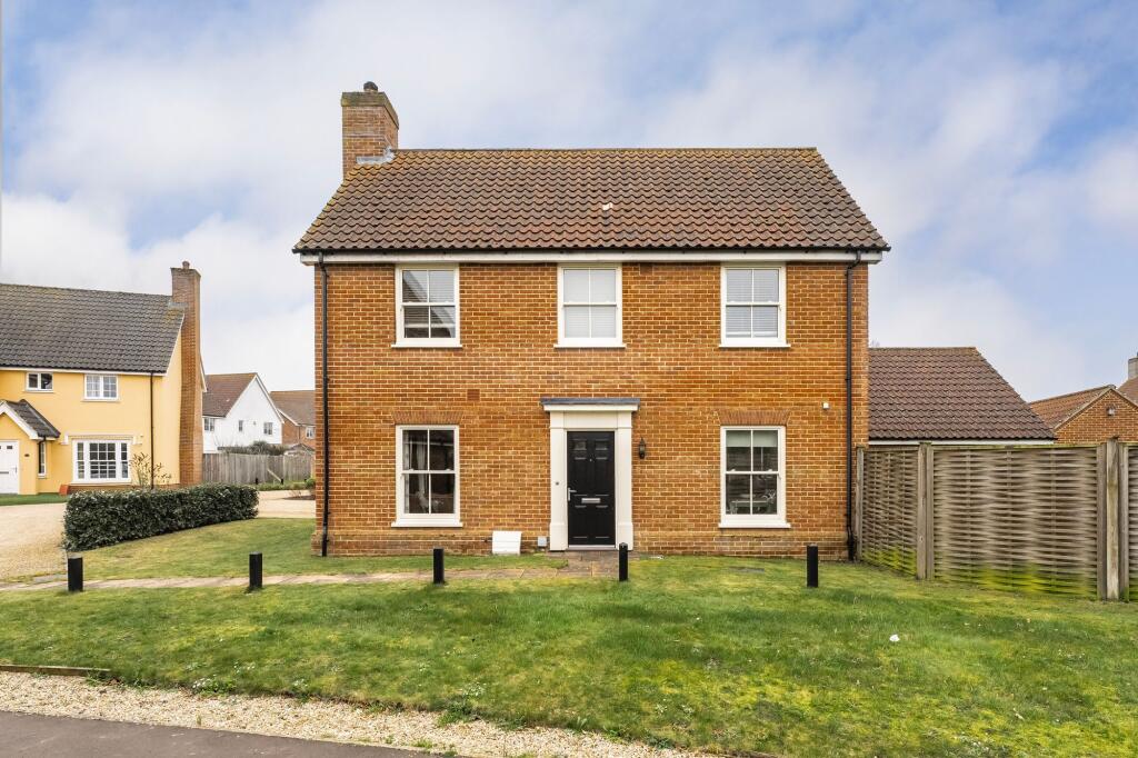 4 bedroom link detached house for sale in Bircham Close, Wroxham, NR12