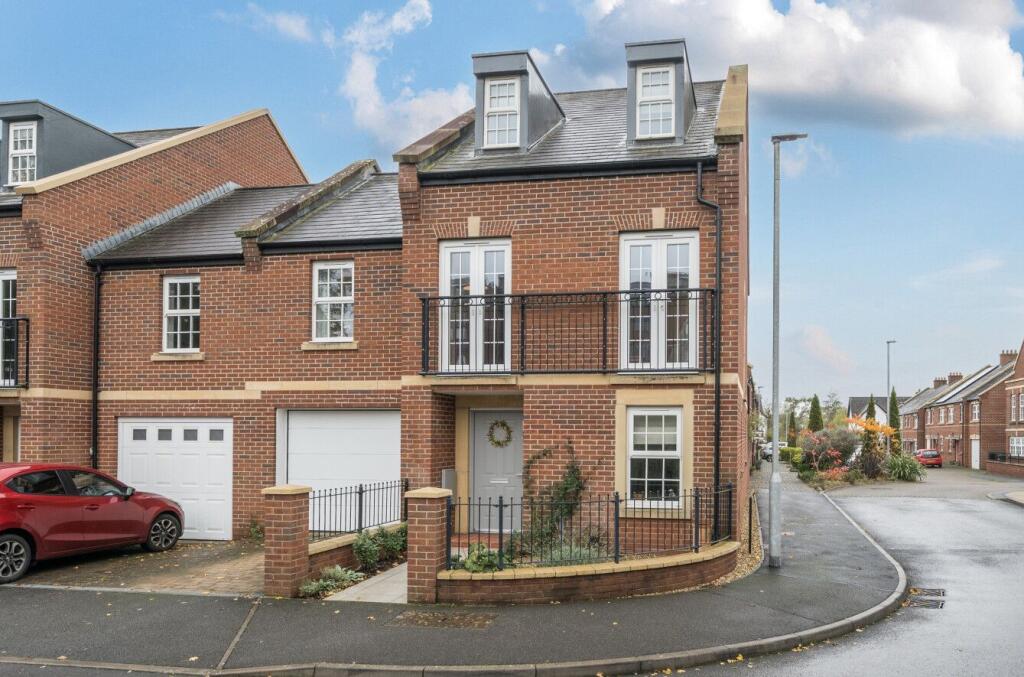 4 bedroom end of terrace house for sale in Brooklands, Exeter, EX2