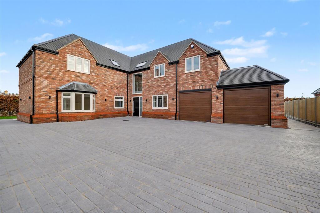 5 bedroom detached house for sale in Westwood View, Westwood Heath Road ...