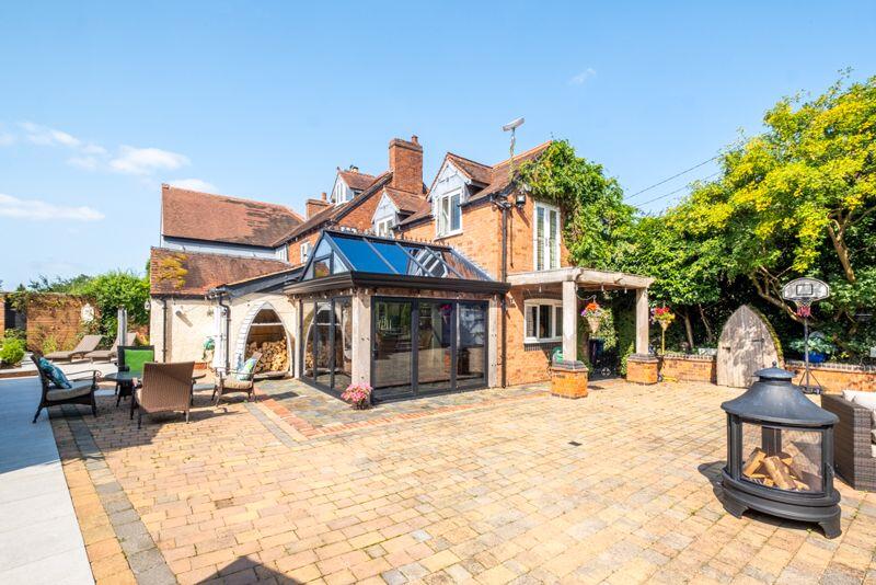 4 bedroom character property for sale in Moor Lane, Footherley ...