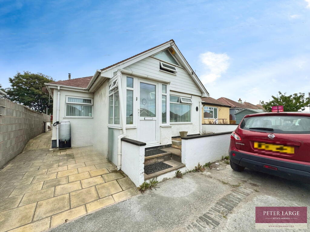 3 bedroom detached bungalow for sale in Clwyd Gardens, Kinmel Bay ...