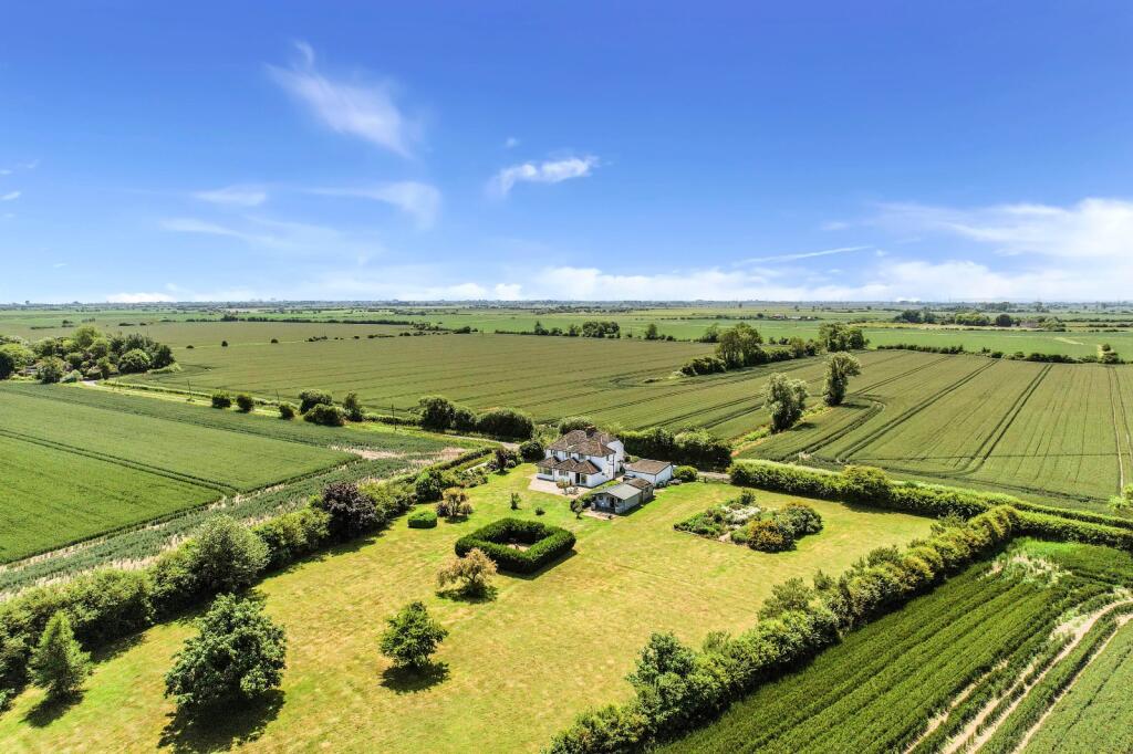 5 bedroom detached house for sale in Gammons Farm Lane, Newchurch ...