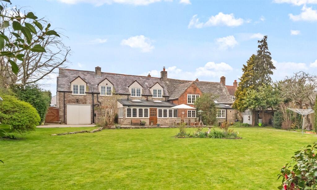 4 bedroom detached house for sale in Corfe Castle, Wareham, Dorset, BH20