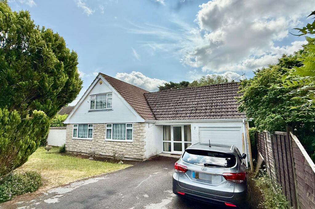 4 bedroom detached house for sale in Grosvenor Close, Ashley Heath ...