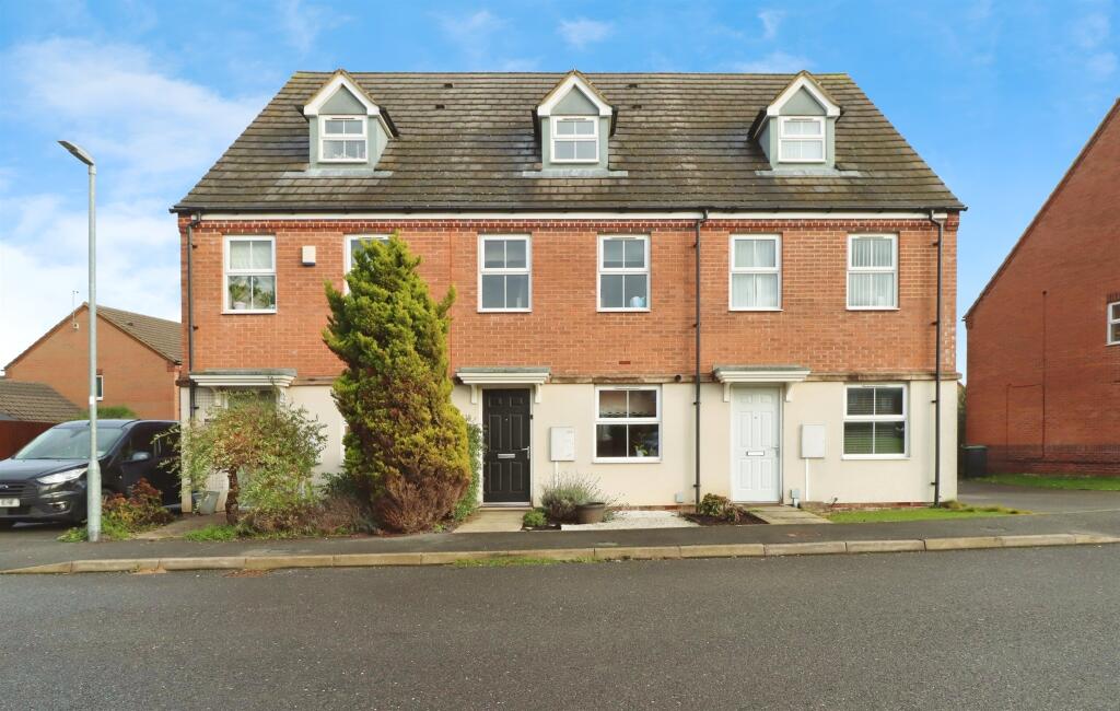 3 bedroom town house for sale in Siskin Close, Corby, NN18