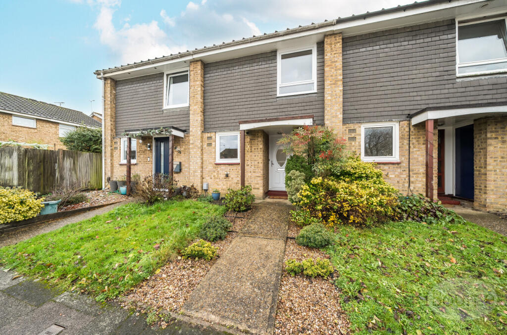 3 bedroom terraced house for sale in Silversmiths Way, Woking, Surrey, GU21