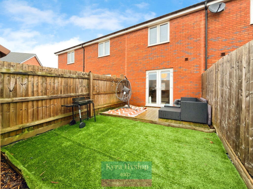 2 bedroom terraced house for sale in Cranbrook, Exeter, EX5 7HT, EX5