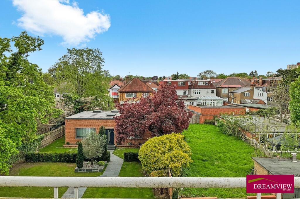 3 bedroom flat for sale in Highview House Queens Road Hendon NW4 2TH, NW4