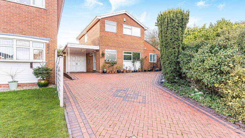 4 bedroom detached house for sale in Truro Close, Lichfield, WS13 7SR ...