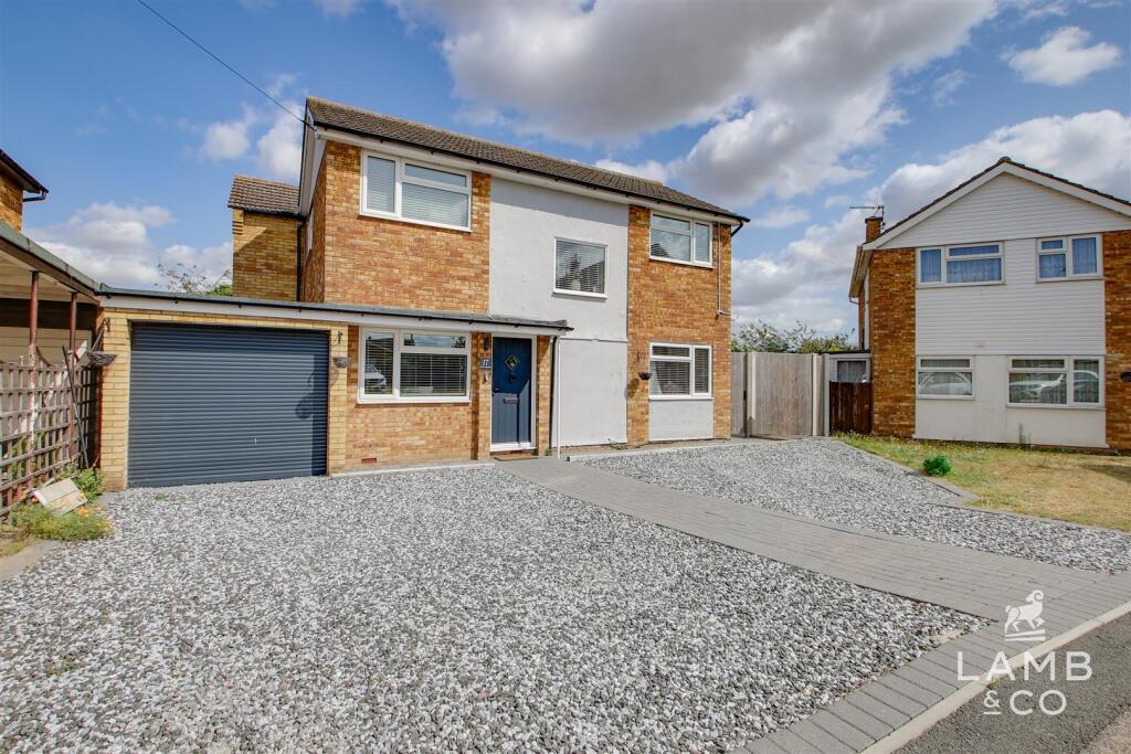 5 bedroom detached house for sale in James Gardens, St. Osyth, CO16