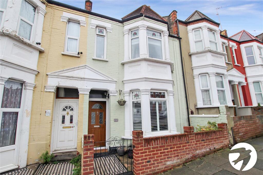 4 bedroom terraced house for sale in Admaston Road, Plumstead Common, SE18