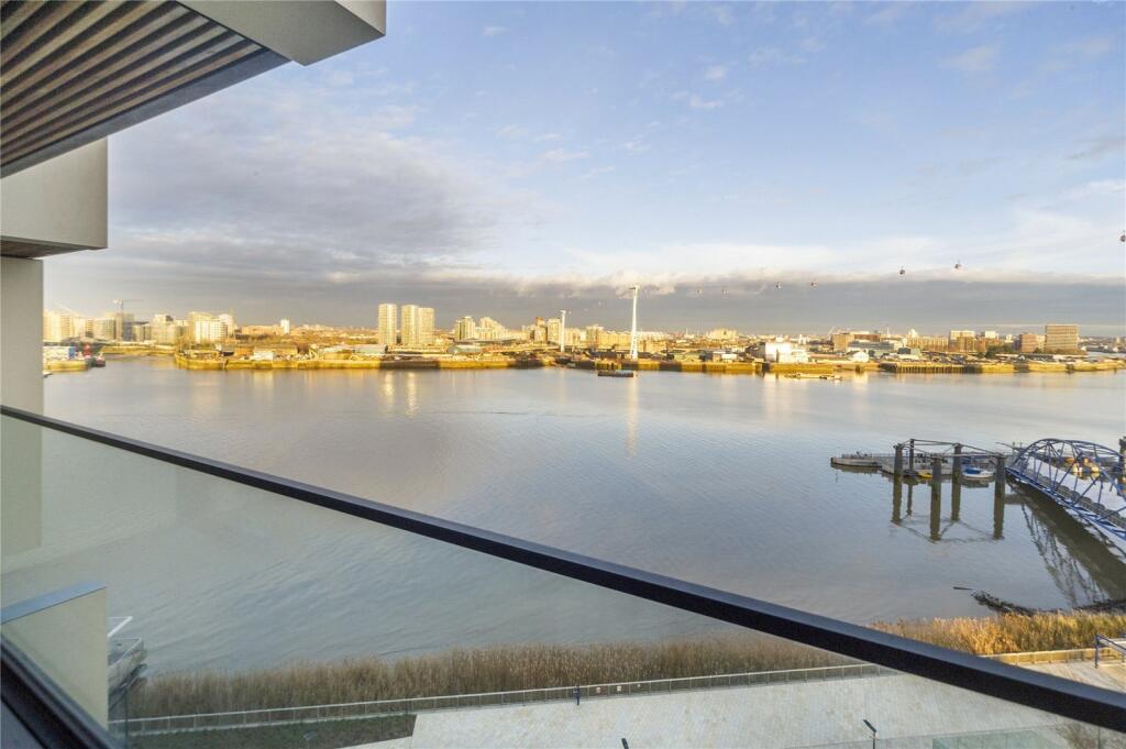 1 bedroom flat for sale in Upper Riverside, 18 Cutter Lane, SE10