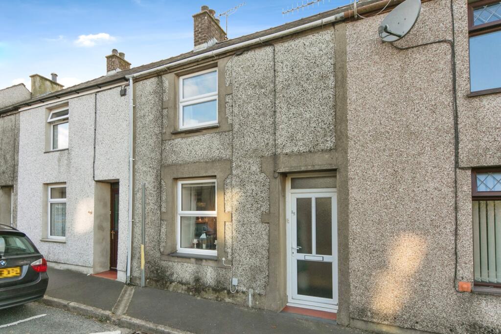 3 bedroom terraced house for sale in Rhedyw Road, Llanllyfni ...